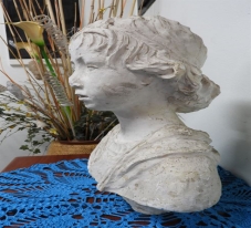 Busto / Volto in gesso fanciulla mezzo busto